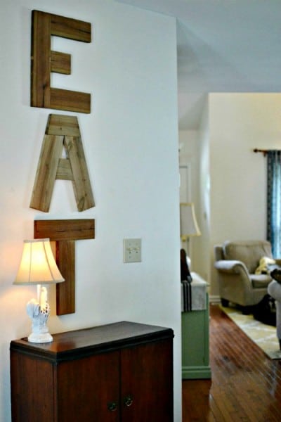 DIY EAT Sign | Today's Creative Ideas