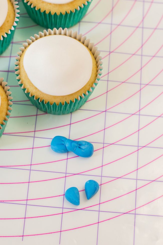 Bow Tie Cupcakes for Father's Day | Today's Creative Ideas