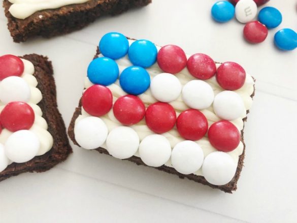 Patriotic Flag Brownies | Today's Creative Ideas