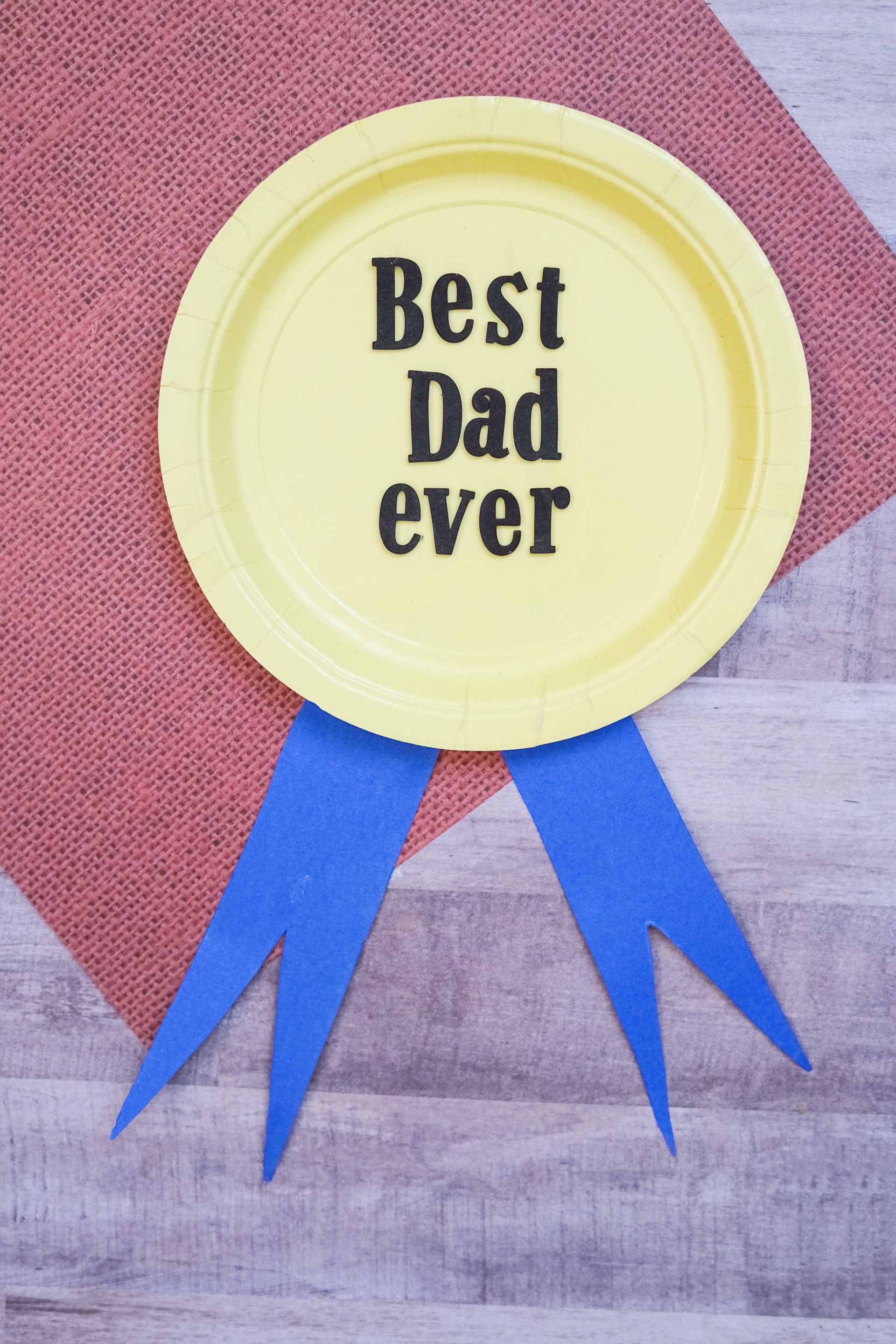 Best Dad Award - Paper Plate Father's Day Craft