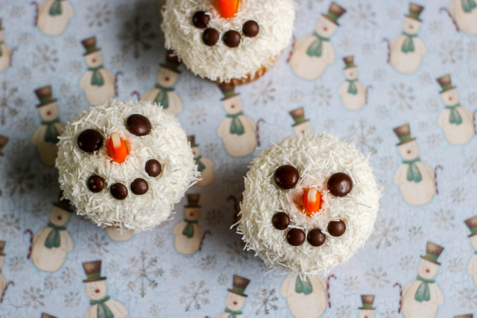 Easy to make Snowman Cupcakes | Today's Creative Ideas