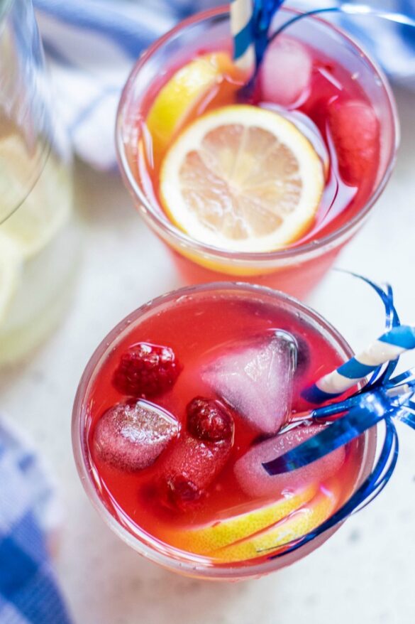 Easy Homemade Summer Berry Lemonade Drink Recipe