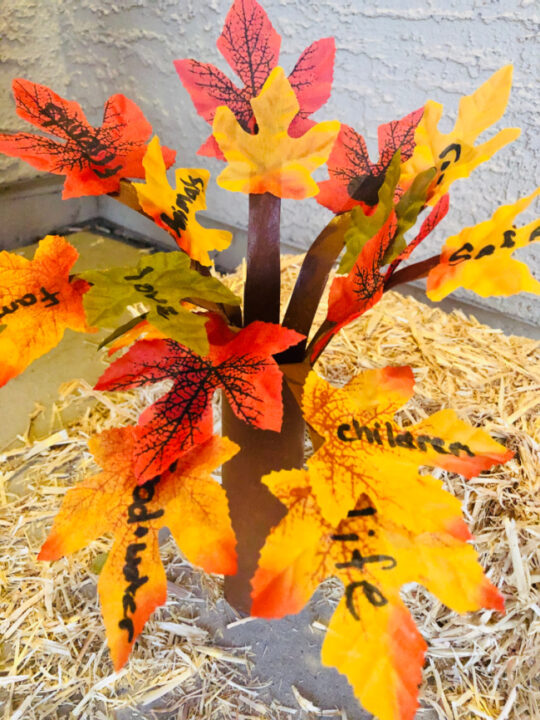 Thanksgiving Thankful Tree Kid Craft | Today's Creative Ideas