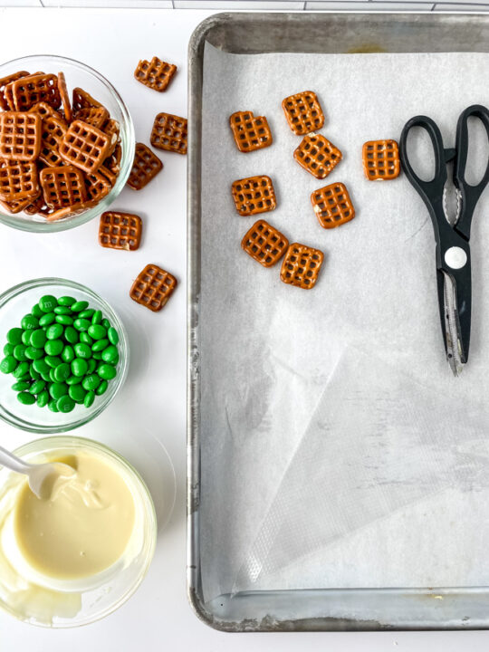 Green Eggs and Ham Pretzels - Dr. Seuss Snack | Today's Creative Ideas