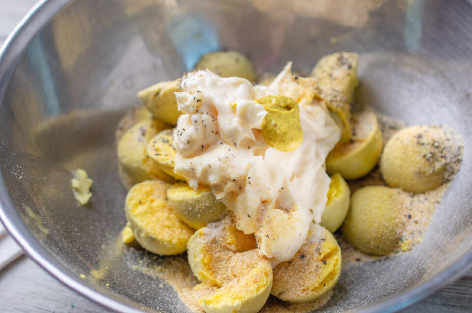 Halloween Themed Deviled Eggs | Today's Creative Ideas