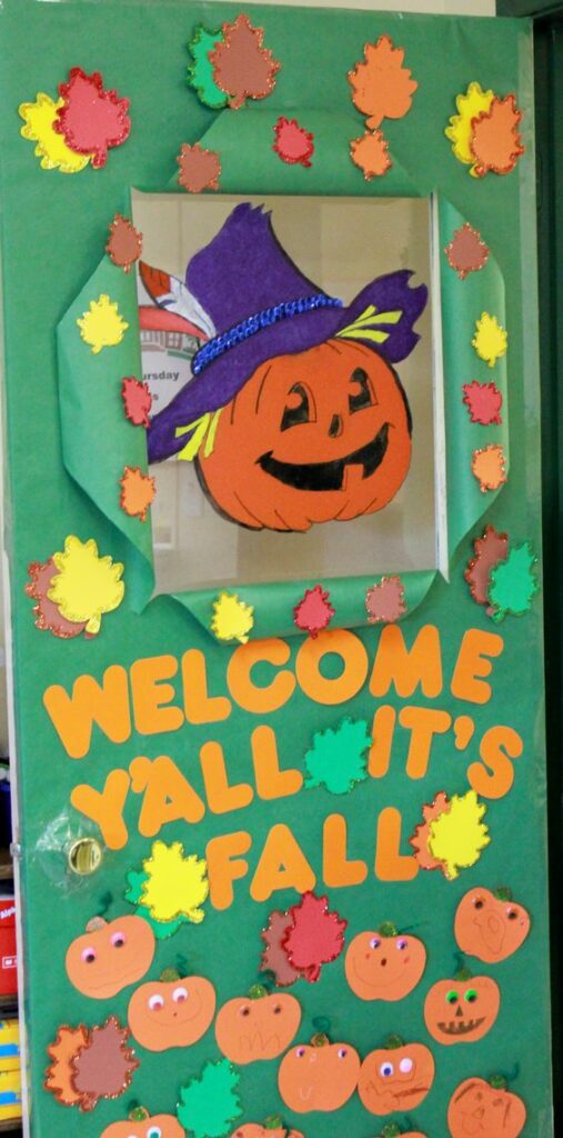 20+ Easy Fall Classroom Door Ideas | Today's Creative Ideas