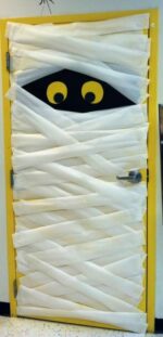 20+ Halloween Classroom Door Ideas | Today's Creative Ideas