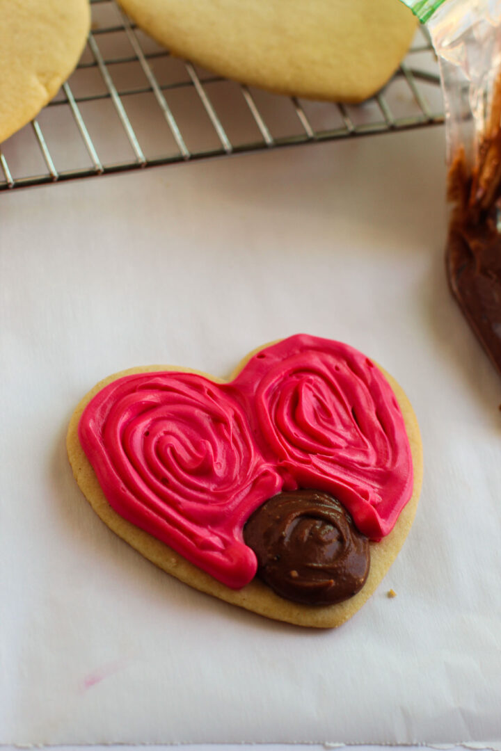 Adorable Ladybug Cookies | Love Bug Valentine Cookies