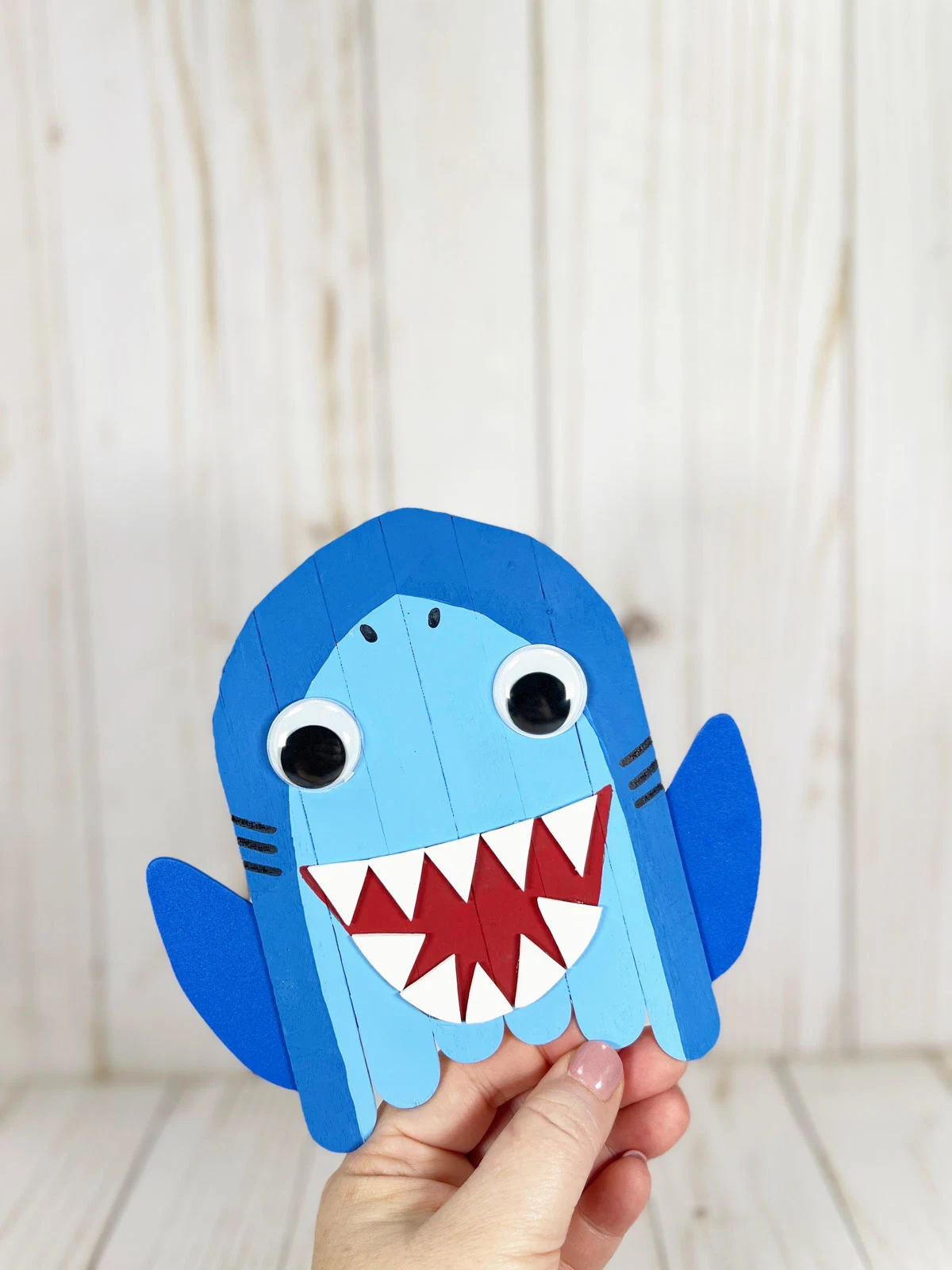 Easy Shark Craft using Popsicle Sticks | Today's Creative