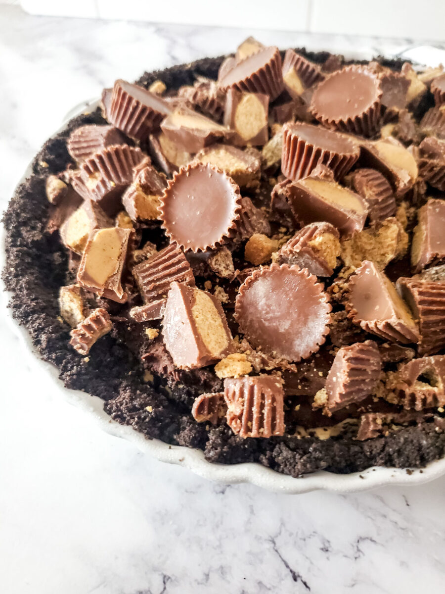 Reese's Peanut Butter Cup Pie | Today's Creative Ideas