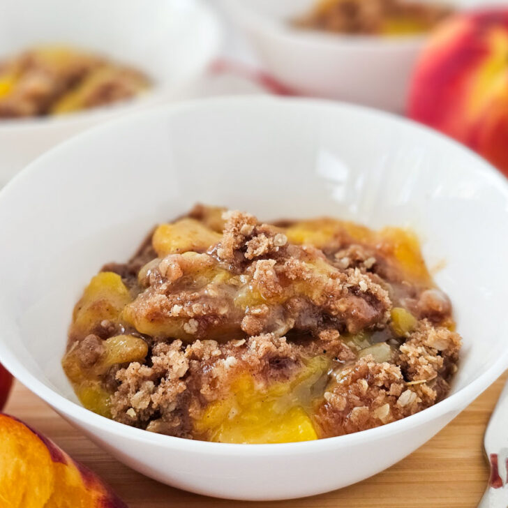 Easy Peach Crisp Recipe with Fresh Peaches